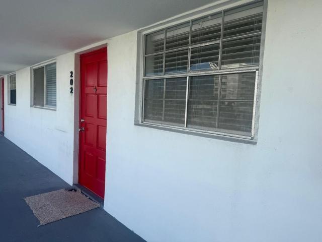 Luxury apartment complex for rent in West Palm Beach, Florida