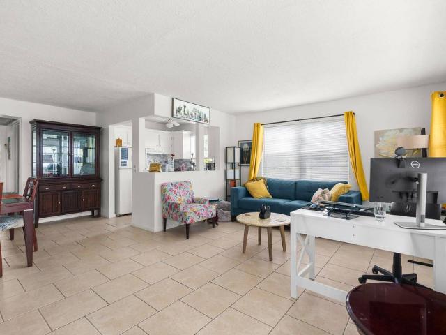 Luxury apartment complex for rent in West Palm Beach, Florida