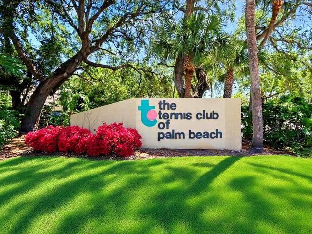 Luxury apartment complex for rent in West Palm Beach, Florida