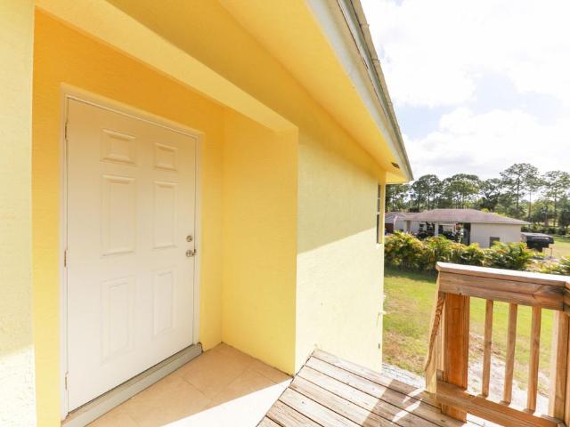 Luxury apartment complex for rent in West Palm Beach, Florida