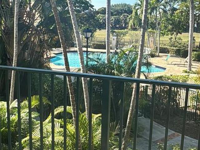 Luxury apartment complex for rent in West Palm Beach, Florida