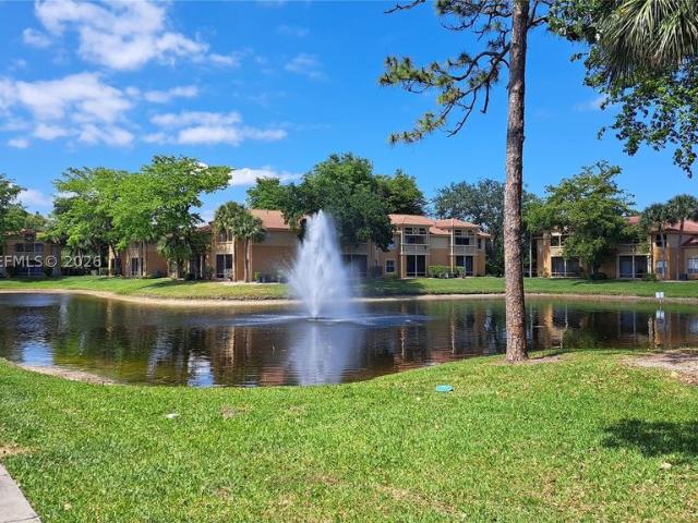 Luxury apartment complex for rent in West Palm Beach, Florida