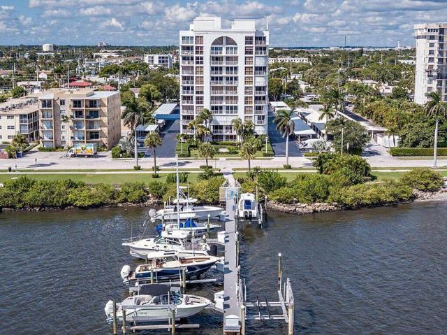 Luxury apartment complex for rent in West Palm Beach, Florida