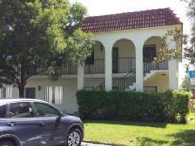 Luxury apartment complex for rent in West Palm Beach, Florida