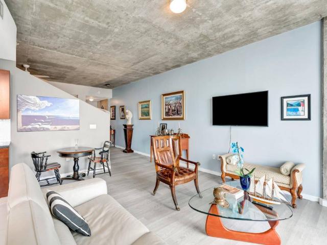 Luxury apartment complex for rent in West Palm Beach, Florida