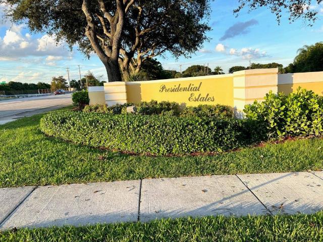 Luxury apartment complex for rent in West Palm Beach, Florida