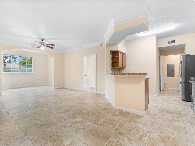 Luxury apartment complex for rent in West Palm Beach, Florida