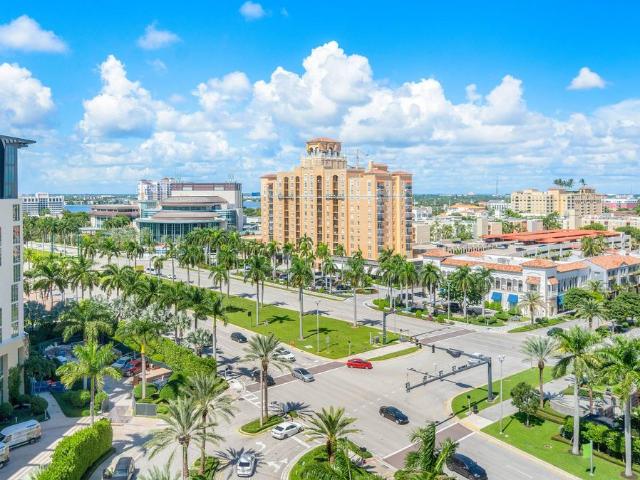 Luxury apartment complex for rent in West Palm Beach, Florida