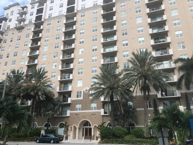 Luxury apartment complex for rent in West Palm Beach, Florida