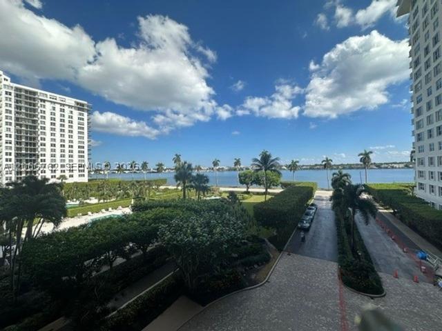 Luxury apartment complex for rent in West Palm Beach, Florida