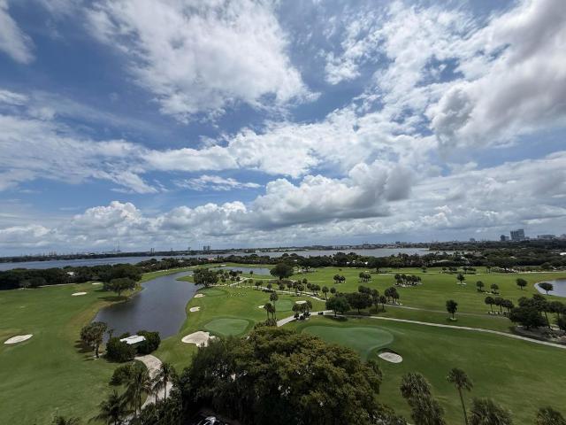 Luxury apartment complex for rent in West Palm Beach, Florida