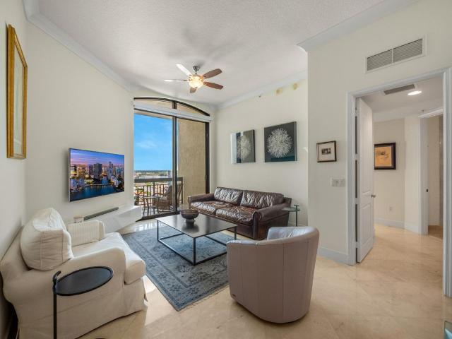 Luxury apartment complex for rent in West Palm Beach, Florida