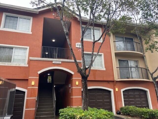 Luxury apartment complex for rent in West Palm Beach, Florida