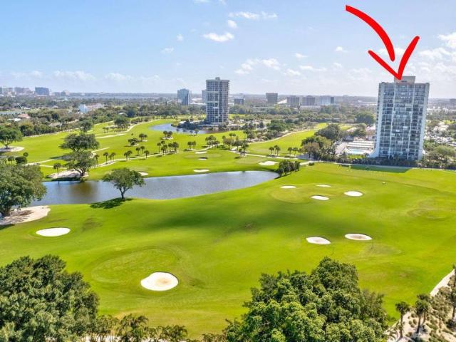 Luxury apartment complex for rent in West Palm Beach, Florida