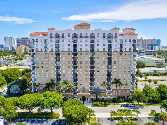 Luxury apartment complex for rent in West Palm Beach, Florida