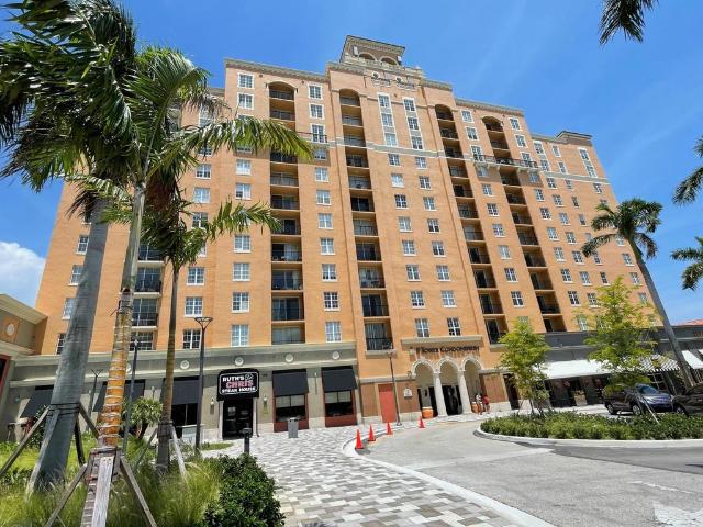 Luxury apartment complex for rent in West Palm Beach, Florida