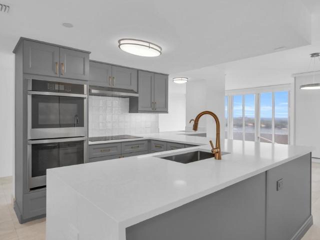 Luxury apartment complex for rent in West Palm Beach, Florida