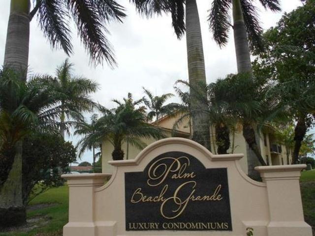 Luxury apartment complex for rent in West Palm Beach, Florida