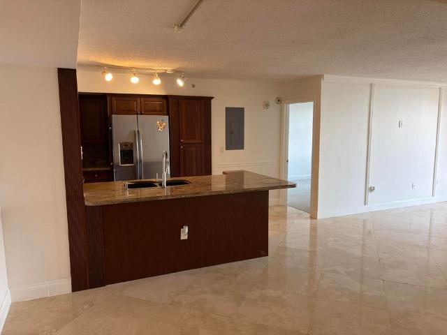 Luxury apartment complex for rent in West Palm Beach, Florida