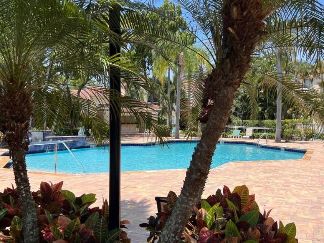 Luxury apartment complex for rent in West Palm Beach, Florida