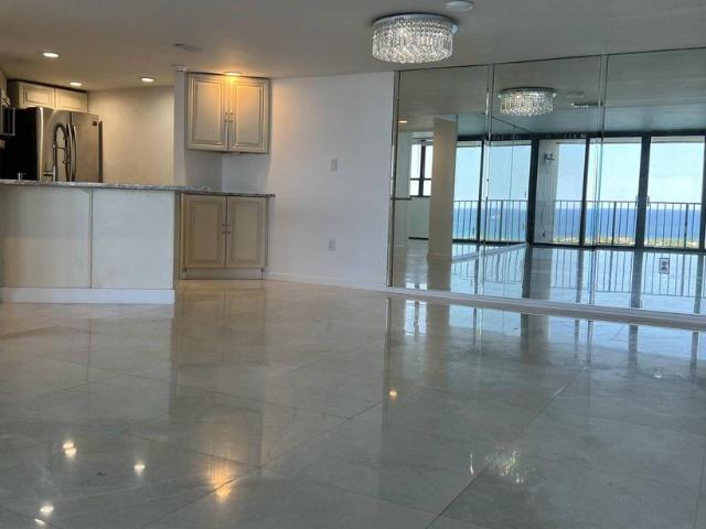Luxury apartment complex for rent in West Palm Beach, Florida