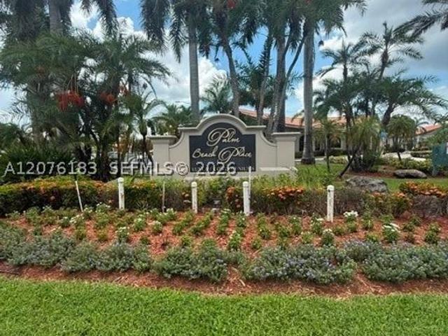 Luxury apartment complex for rent in West Palm Beach, Florida