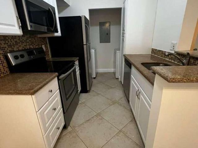Luxury apartment complex for rent in West Palm Beach, Florida