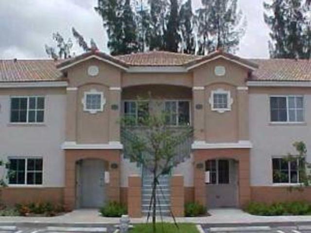 Luxury apartment complex for rent in West Palm Beach, Florida