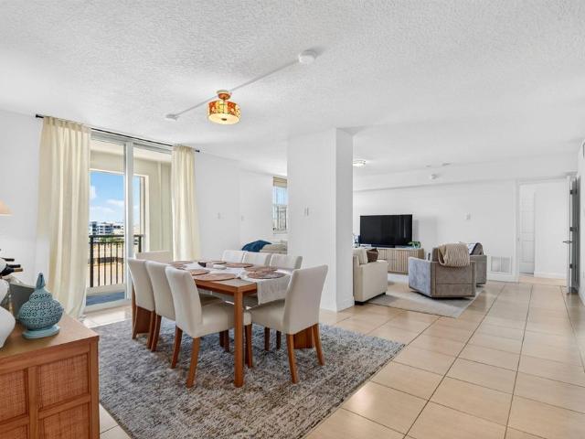 Luxury apartment complex for rent in West Palm Beach, Florida
