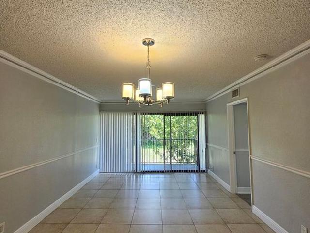 Luxury apartment complex for rent in West Palm Beach, Florida