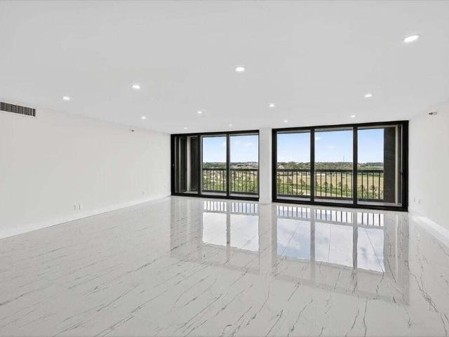 Luxury apartment complex for rent in West Palm Beach, Florida