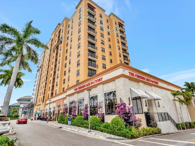 Luxury apartment complex for rent in West Palm Beach, Florida