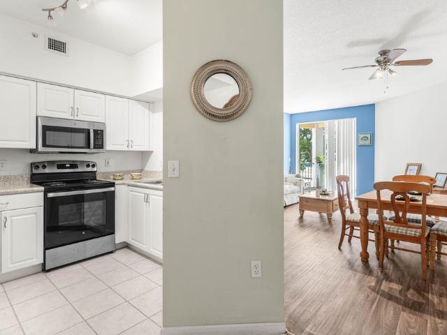 Luxury apartment complex for rent in West Palm Beach, Florida