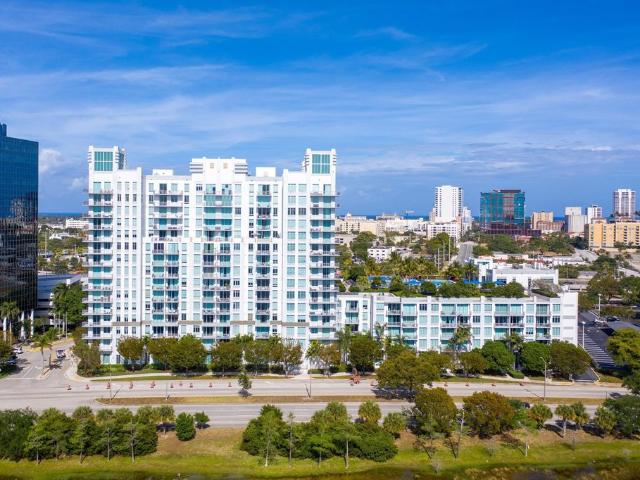 Luxury apartment complex for rent in West Palm Beach, Florida