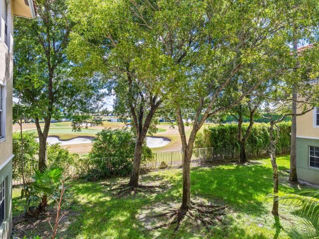 Luxury apartment complex for rent in West Palm Beach, Florida