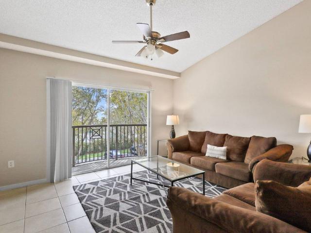 Luxury apartment complex for rent in West Palm Beach, Florida