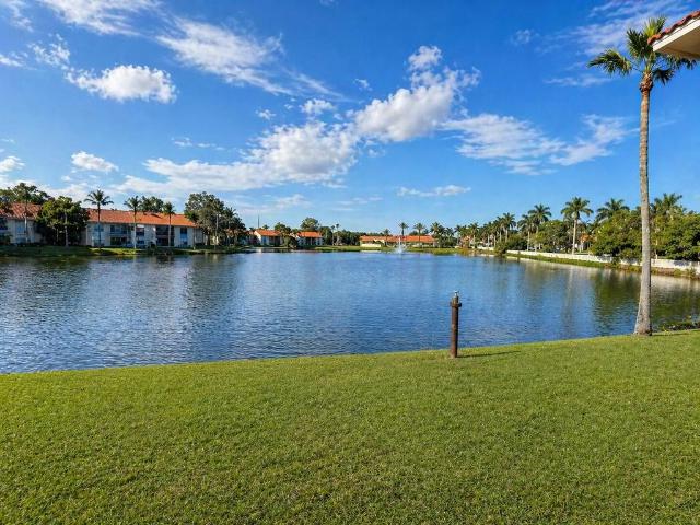 Luxury apartment complex for rent in West Palm Beach, United States