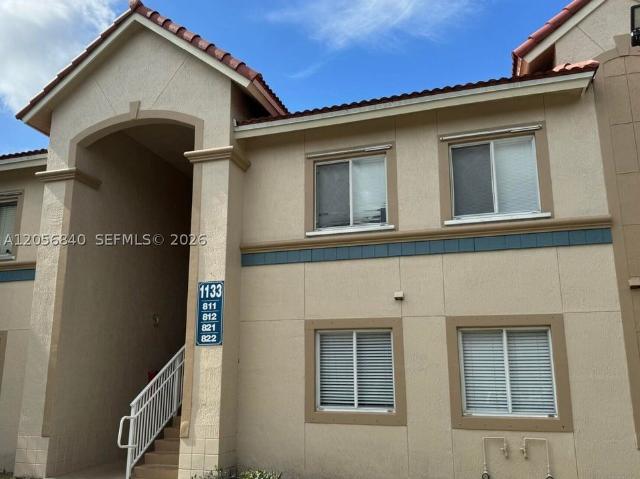 Luxury apartment complex for rent in West Palm Beach, United States