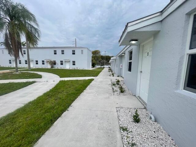 Luxury apartment complex for rent in West Palm Beach, United States