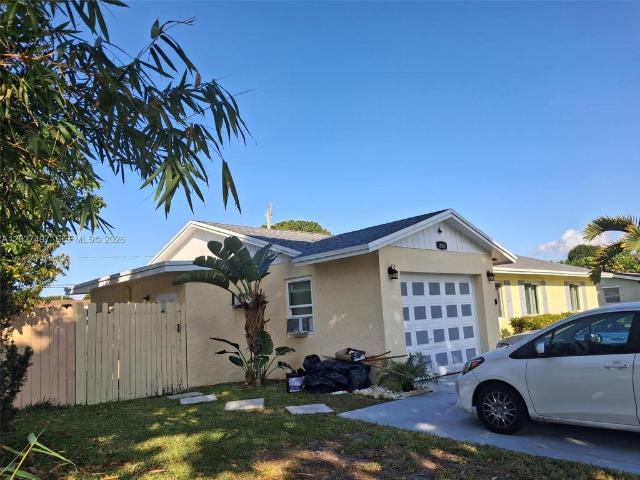 Luxury apartment complex for rent in West Palm Beach, United States