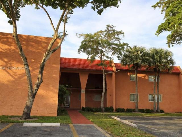 Luxury apartment complex for rent in West Palm Beach, United States