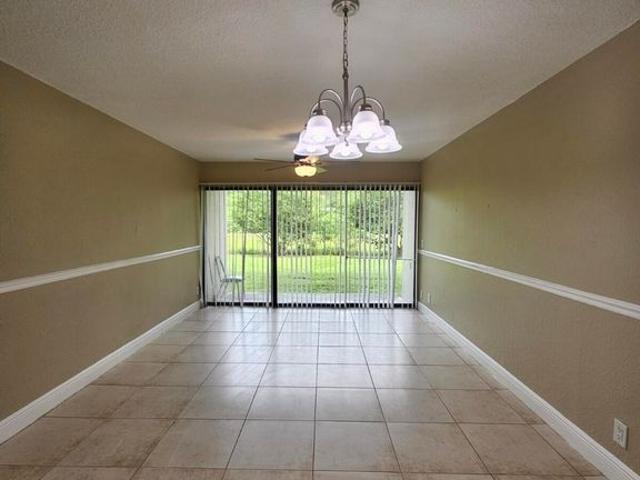 Luxury apartment complex for rent in West Palm Beach, United States