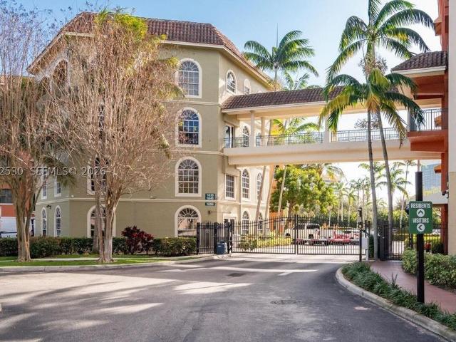 Luxury apartment complex for rent in West Palm Beach, United States