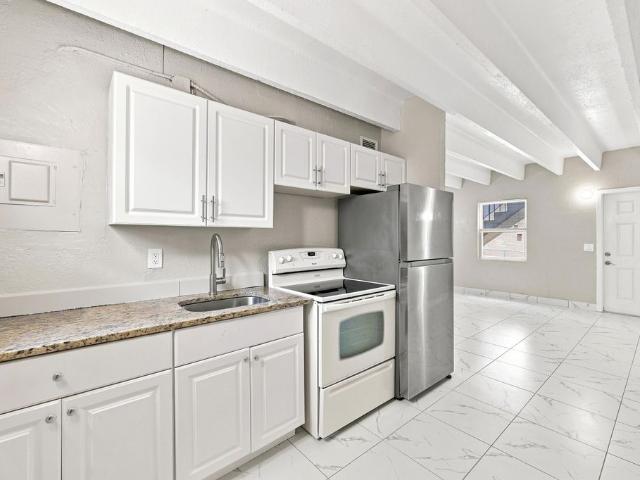 Luxury apartment complex for rent in West Palm Beach, United States