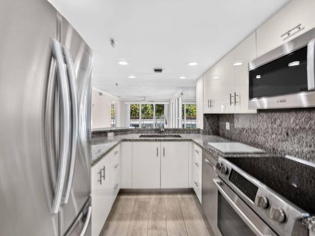 Luxury apartment complex for rent in West Palm Beach, United States