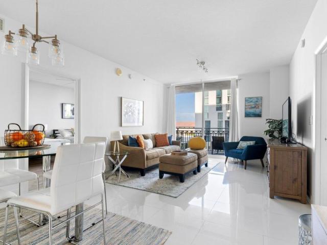 Luxury apartment complex for rent in West Palm Beach, United States