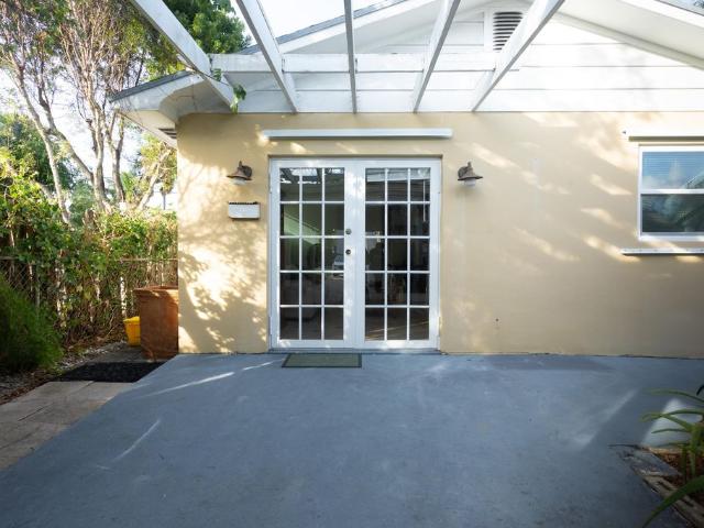Luxury apartment complex for rent in West Palm Beach, United States