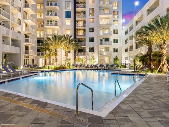 Luxury apartment complex for rent in West Palm Beach, Florida