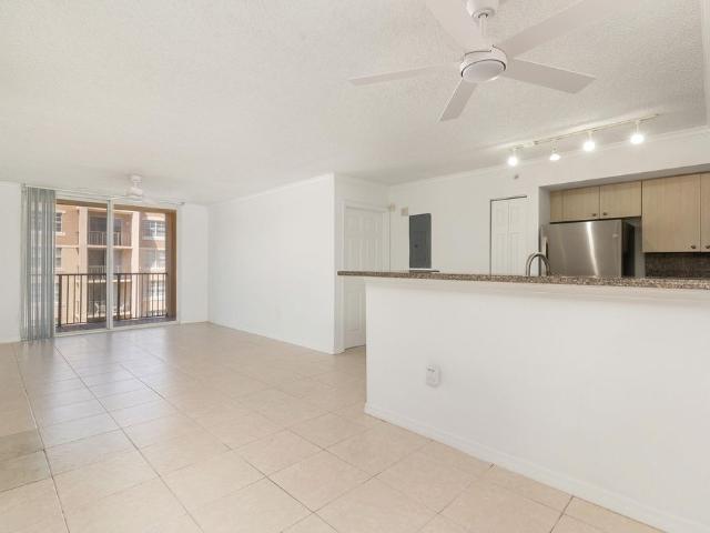 Luxury apartment complex for rent in West Palm Beach, United States