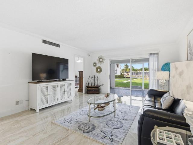 Luxury apartment complex for rent in Palm Beach Shores, Florida